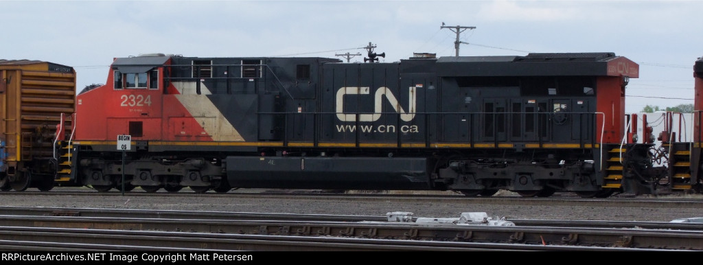 CN 2324